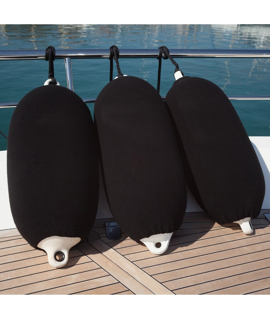 Long fender covers in simple thickness.